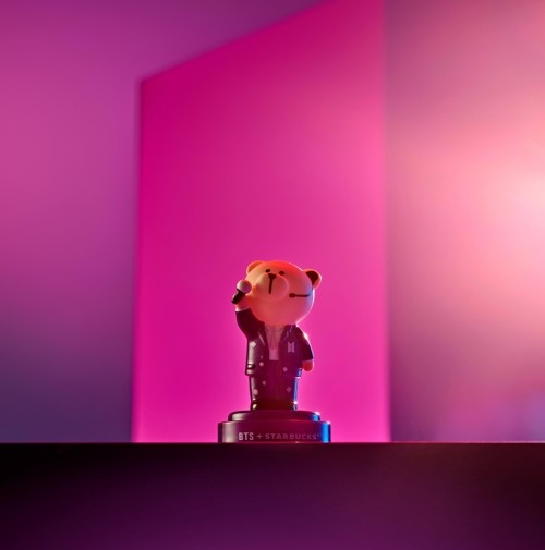 bts starbucks 1 – KSTATION TV