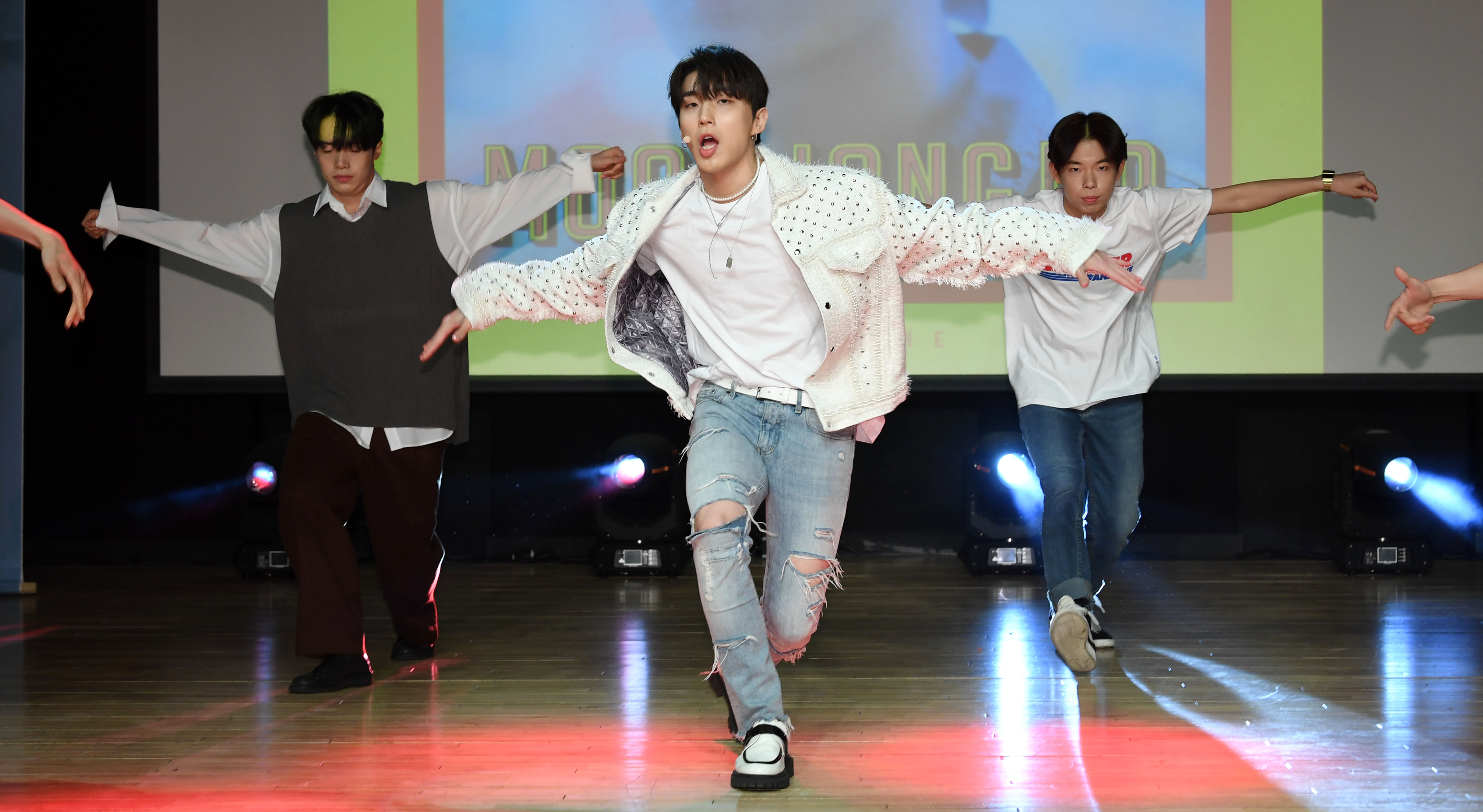 MOON JONG UP (3) – KSTATION TV
