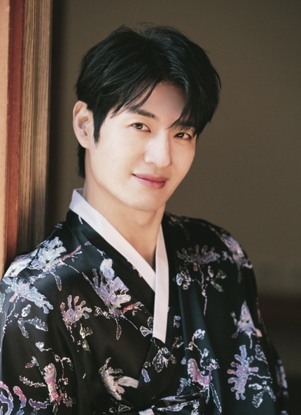 SON HO YOUNG – KSTATION TV