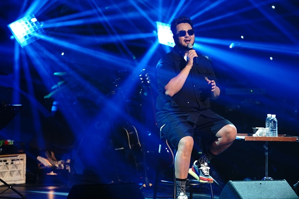 KIM TAE WOO : A l’écoute de ses fans – KSTATION TV