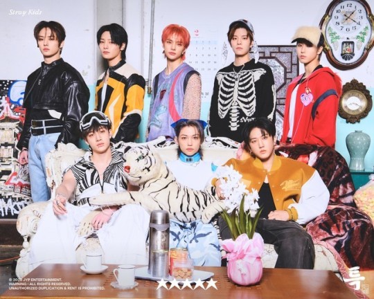 STRAY KIDS 1 – KSTATION TV