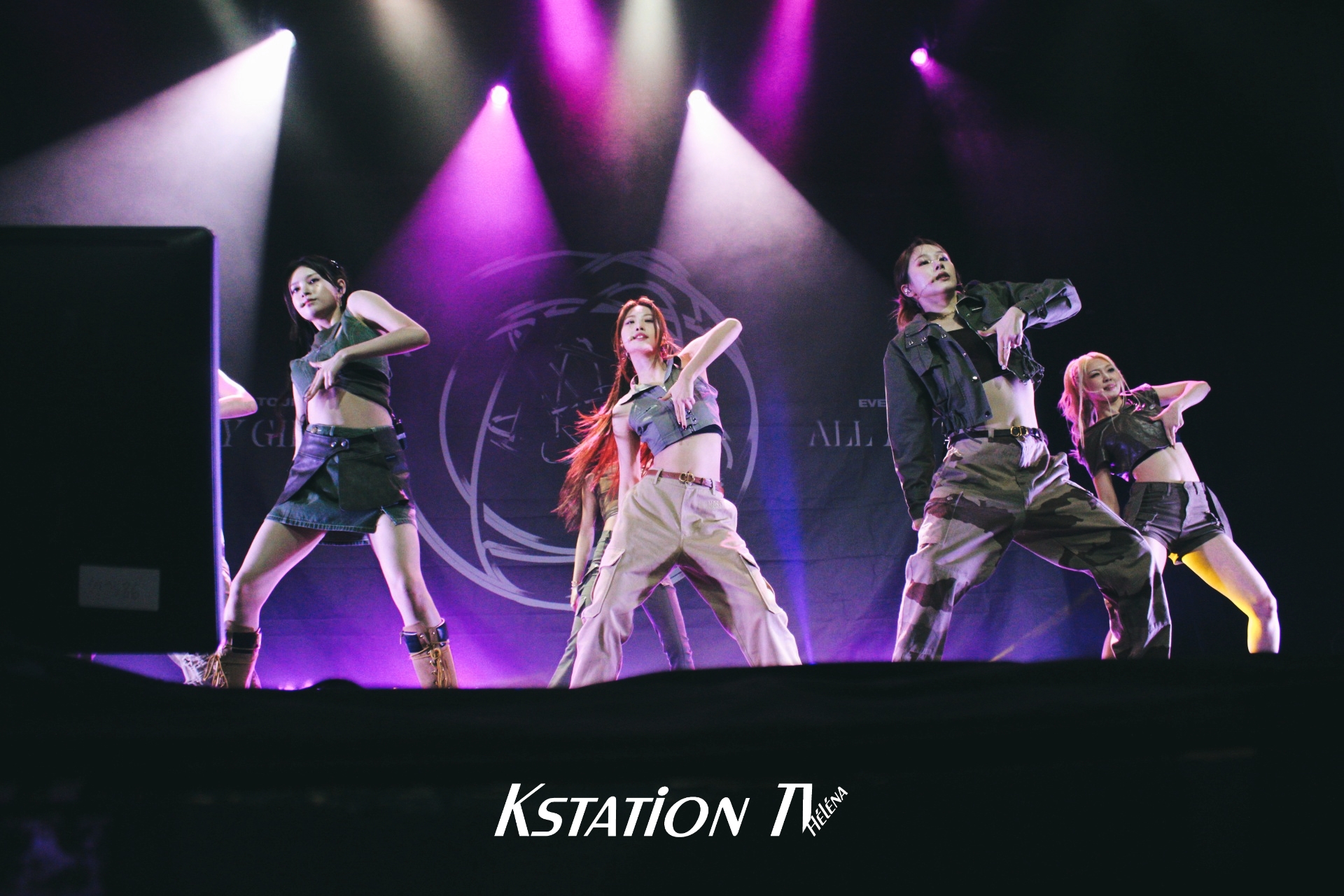 EVERGLOW – MIA « FIRST » Performance – KSTATION TV