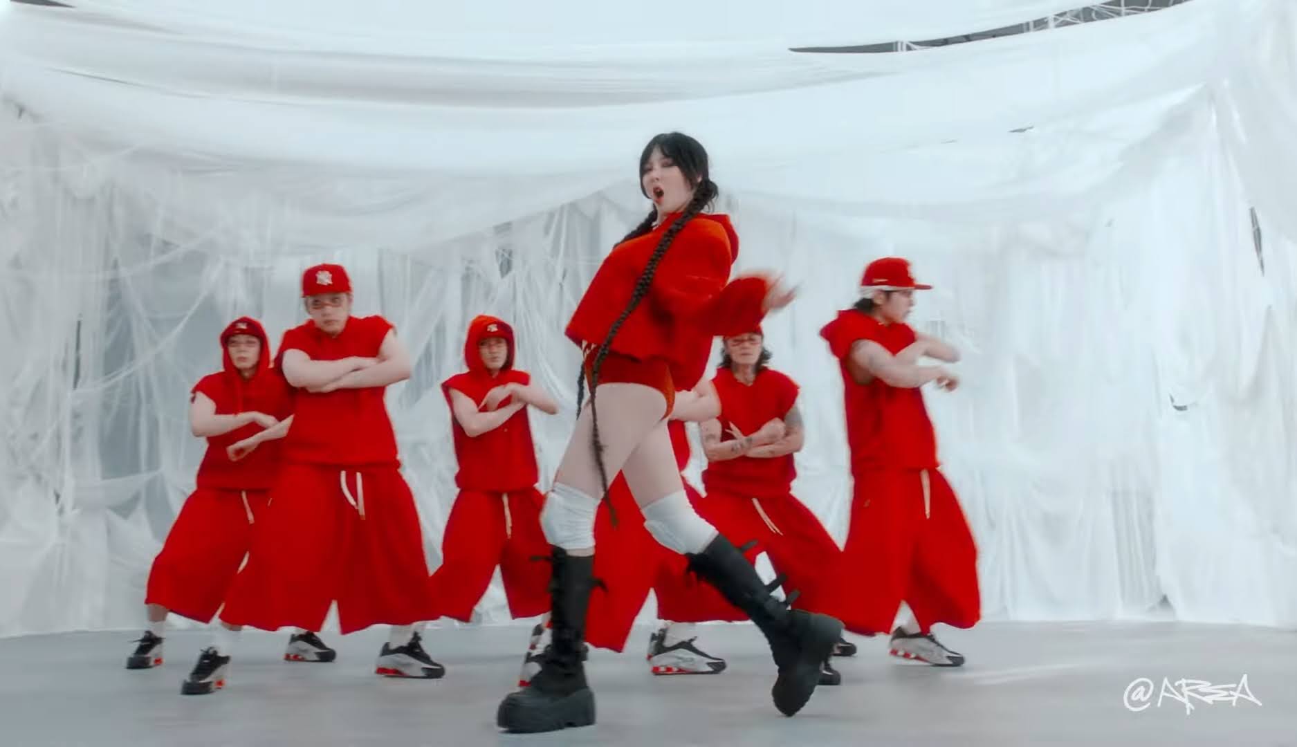 HYUNA MRS. NAILS MV – KSTATION TV