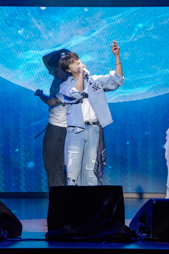 KIM JIN HWAN 1 – KSTATION TV